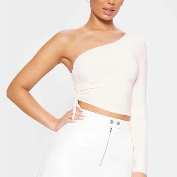 PrettyLittleThing | Tops | Nwt Prettylittlething Nude Slinky One ...